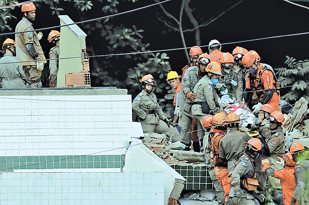 Rio building collapse kills 2 | News, Sports, Jobs - Altoona Mirror